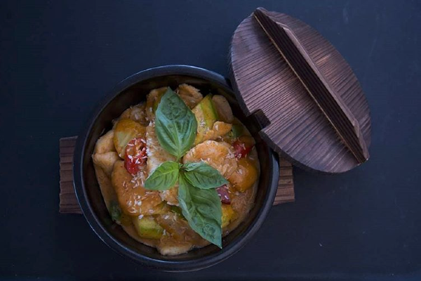 Eatzen: The hot new date spot to take hubby for a delicious...