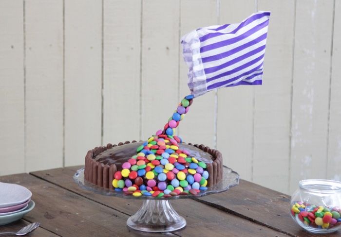 Recipe: Are you up for the challenge? How to make a Gravity cake