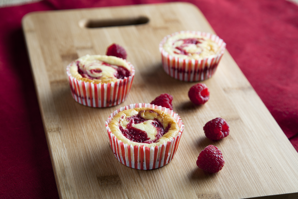 Raspberry swirl cheesecake cupcakes | MummyPages.ie