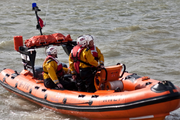 Lifeboat volunteer details young girl’s rescue from drowning...