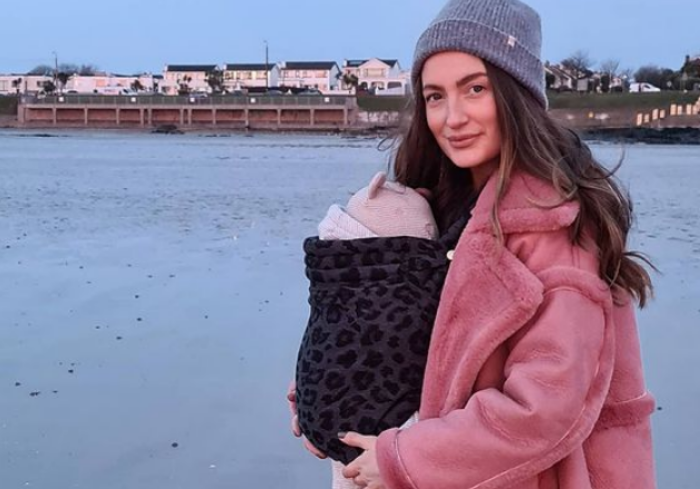 Stylist Courtney Smith shares first photos of baby girl and...