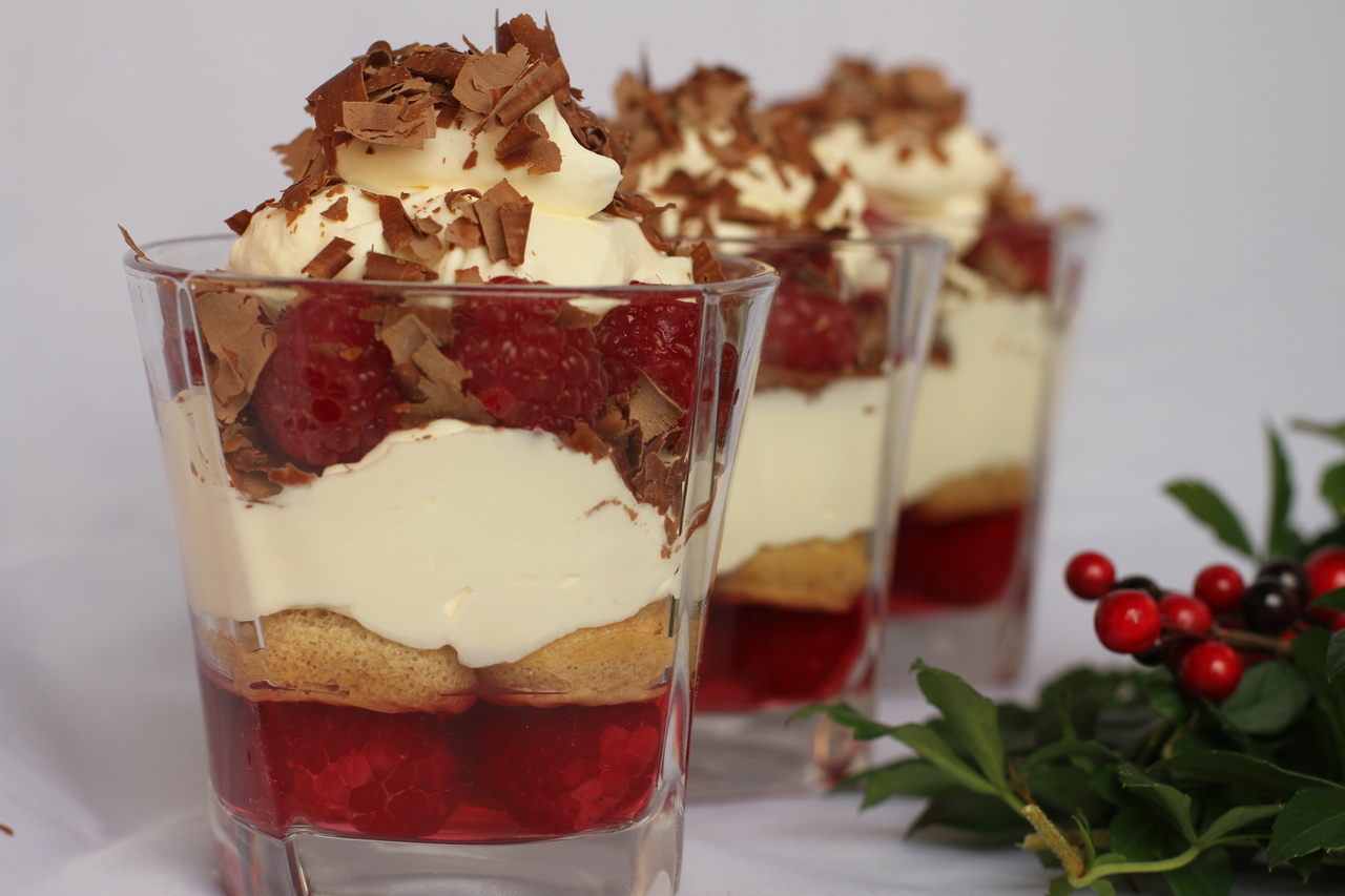 Mini raspberry and chocolate trifles | MummyPages.ie