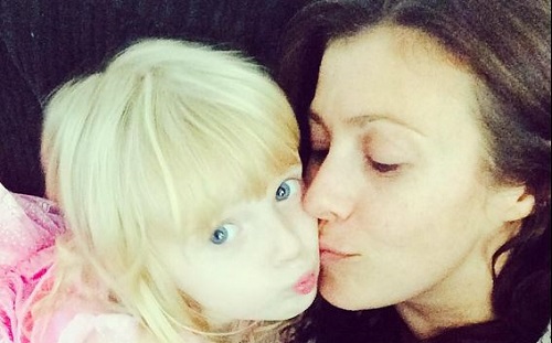 Star supports her daughter as she competes on reality show