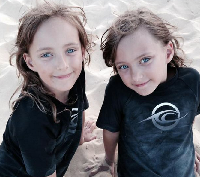 Mum shares incredible photo of rare ‘MoMo’ twins