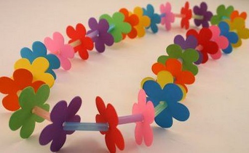 Crafts: DIY Hawaiian party garlands