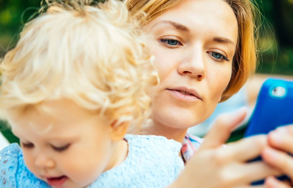 Children 'not ready for school' due to parents’ phone...