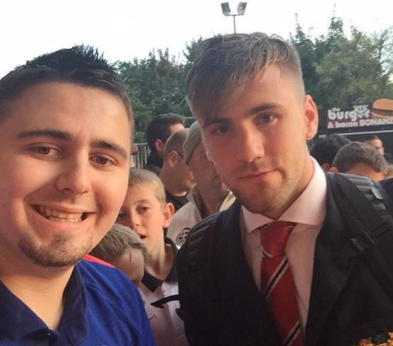 Man United fan receives TOUCHING letter from footballer...